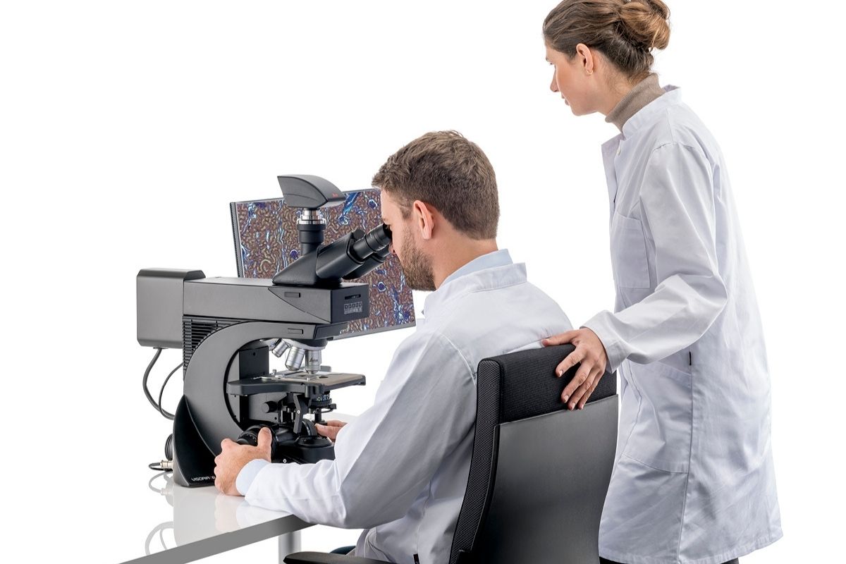 Choosing the Right Clinical Microscope: A Guide for Anatomic and ...