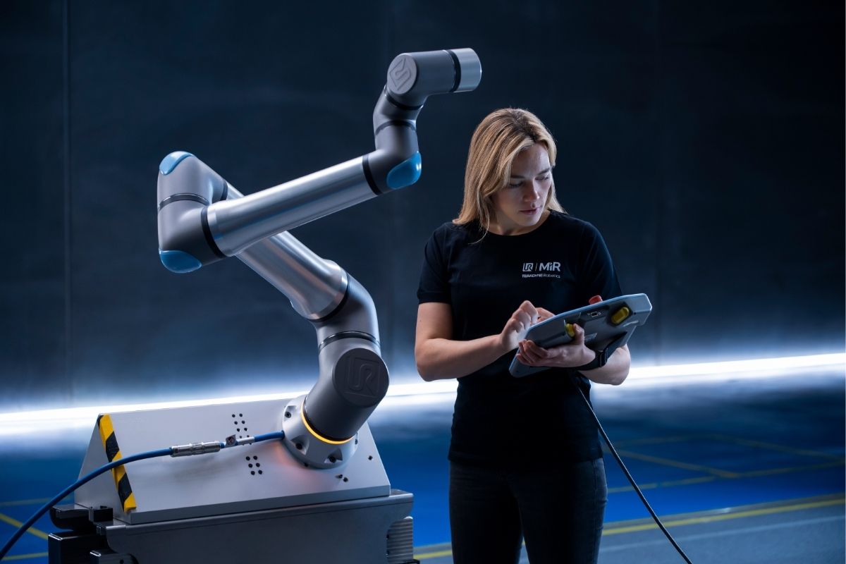 Meet the UR15: Universal Robots Unveils Its Fastest and Most Powerful ...